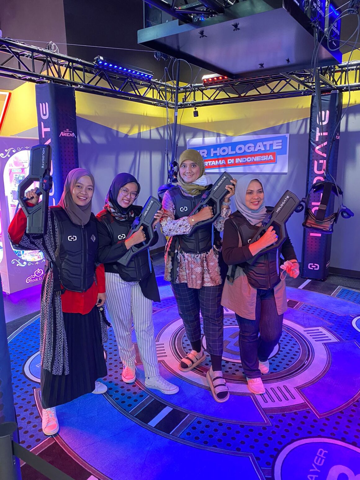 Timezone Flagship di Summarecon Kelapa Gading 3 Hadirkan Hologate VR - duoMAZ